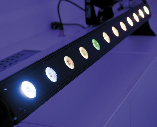 Showtec Pixel Bar 12 RGB DMX LED